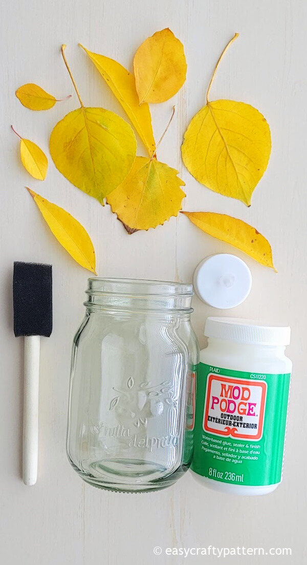 Easy Leaf Lantern Mason Jar For Autumn Craft | Easy Crafty Pattern
